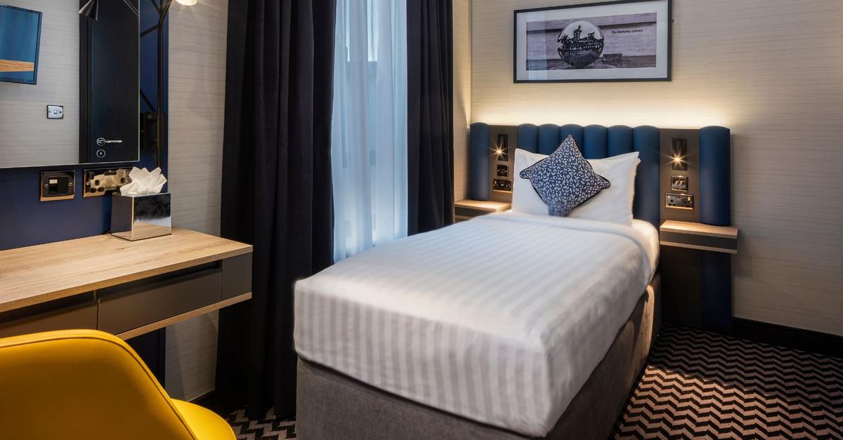 Single Rooms | Academy Plaza Hotel